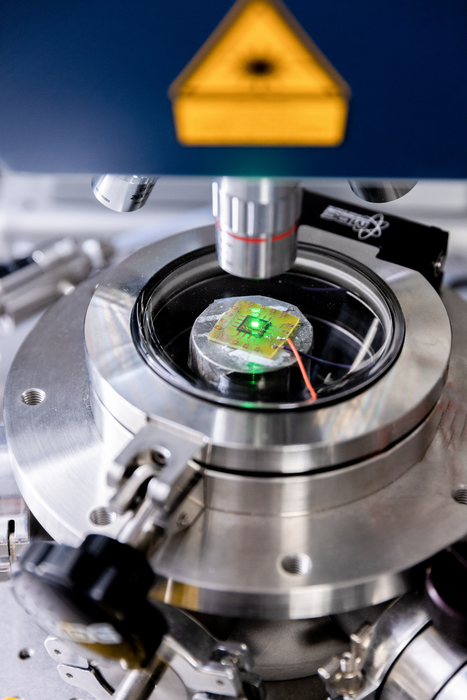 Smarter sensor sniffs out targ [IMAGE] | EurekAlert! Science News Releases