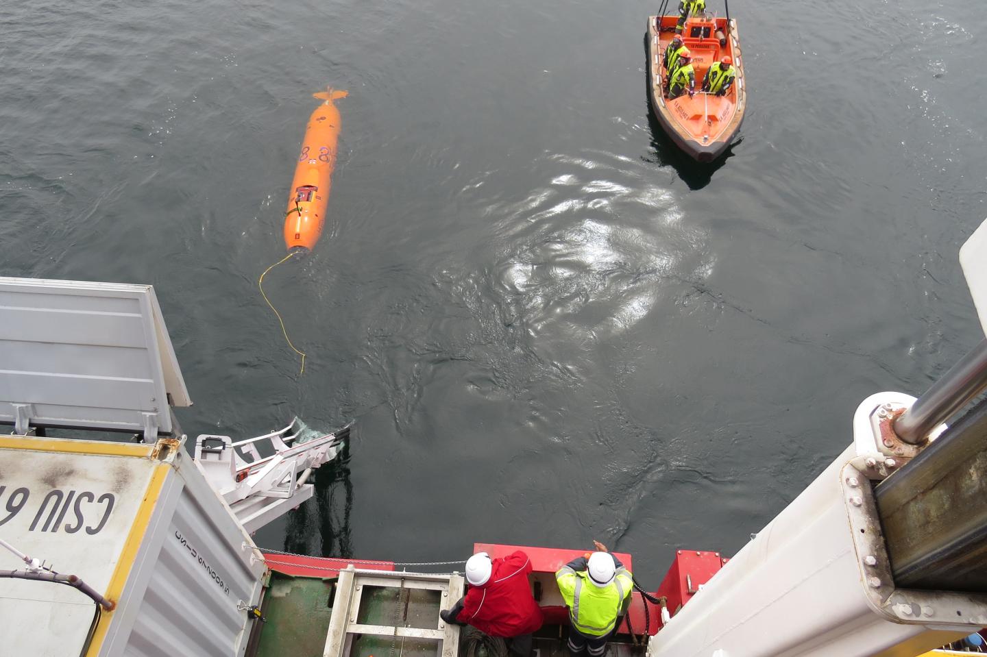 AUV launch [IMAGE] | EurekAlert! Science News Releases