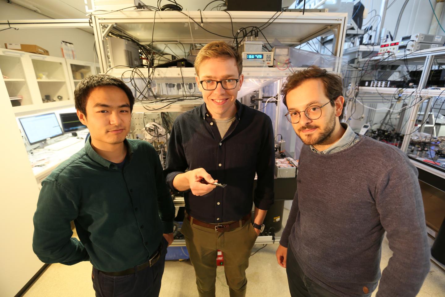 Junxin Chen, Massimiliano Ross [IMAGE] | EurekAlert! Science News Releases