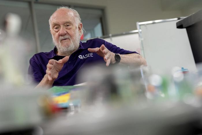 Professor Emeritus Larry G. Ri [IMAGE] | EurekAlert! Science News Releases