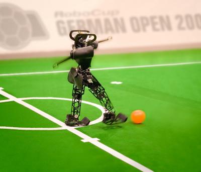 Soccer robots compete for the title | EurekAlert!