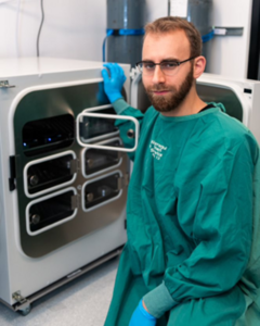 Brett and Hon [IMAGE] | EurekAlert! Science News Releases