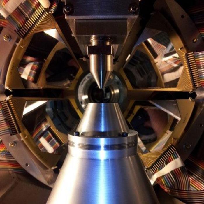 Using a gas jet to bring cosmic X-ray bursts | EurekAlert!