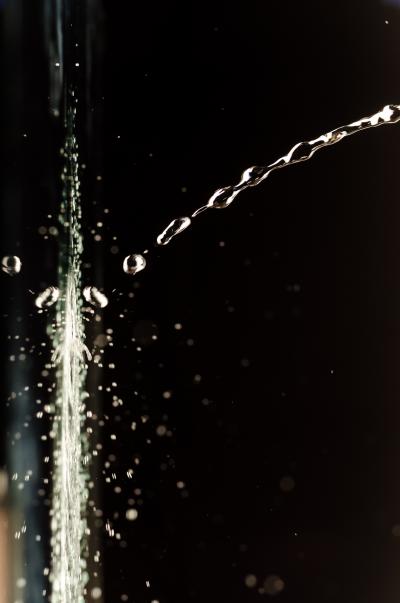 Urine Stream Breakup [IMAGE] | EurekAlert! Science News Releases