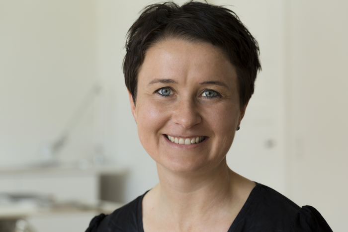 Estrogen supplements boost the effect of stre | EurekAlert!