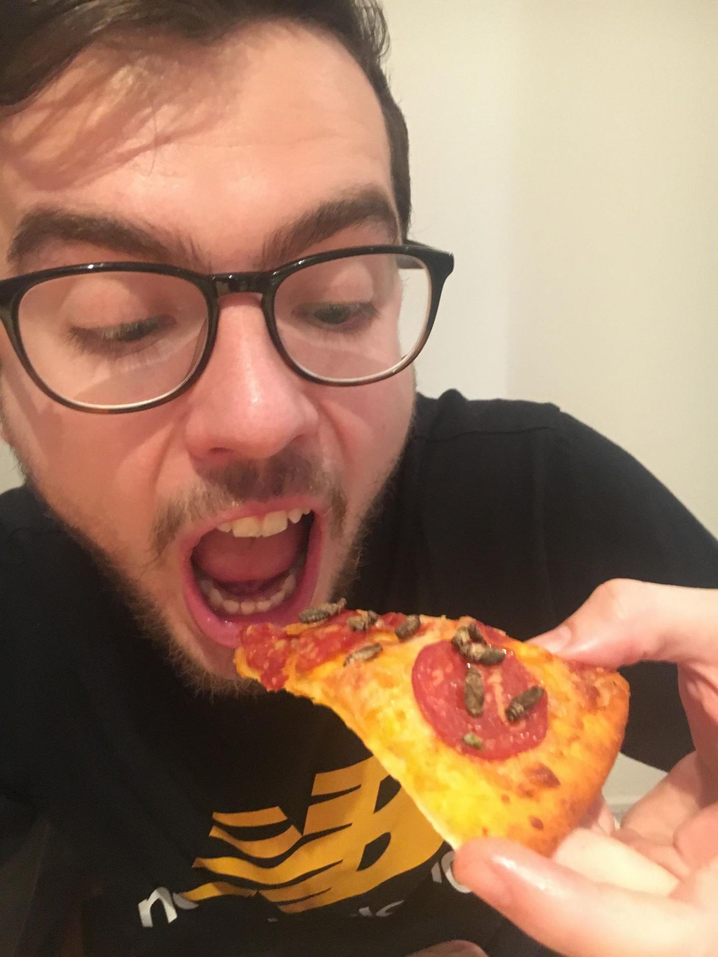 Cricket-topped Pizza [IMAGE] | EurekAlert! Science News Releases
