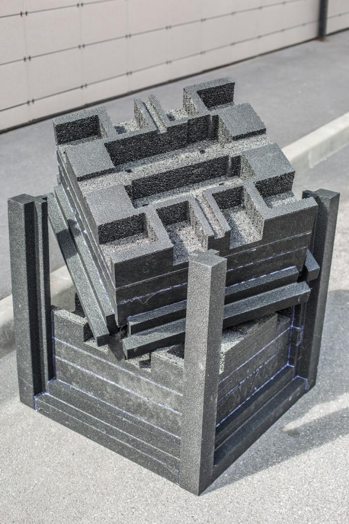 Unique Energy Absorbing Contai [IMAGE] | EurekAlert! Science News Releases