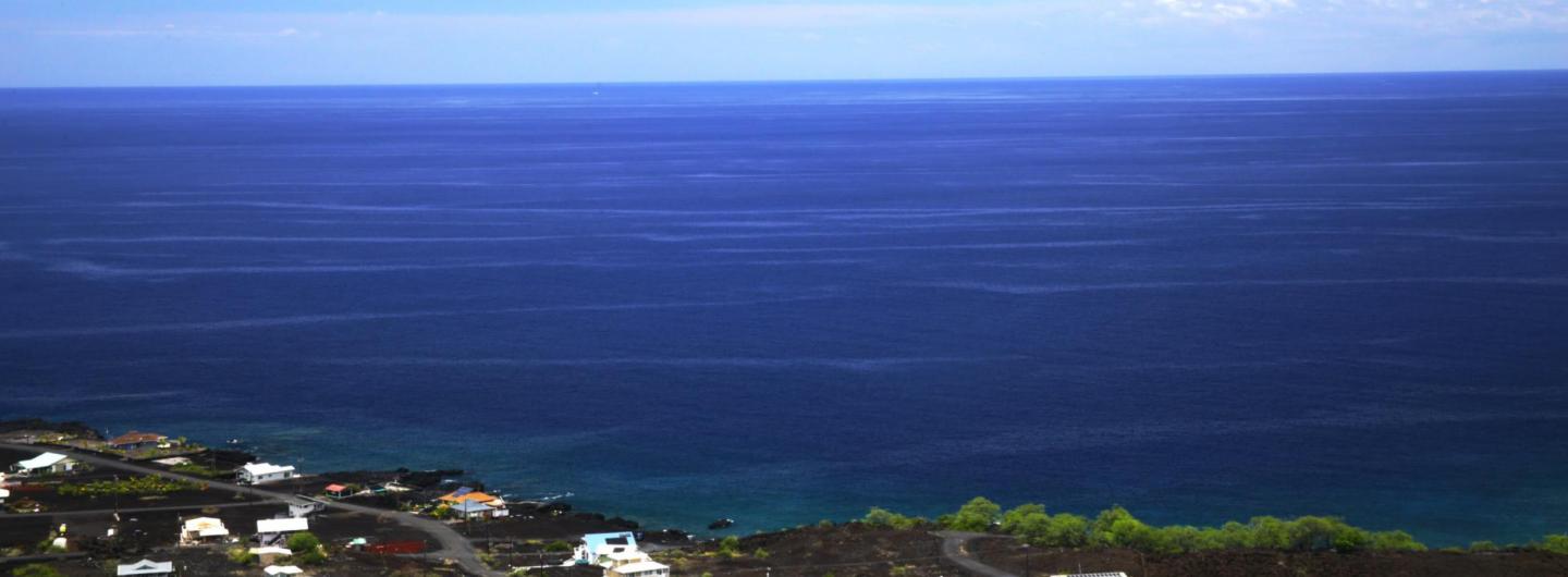 Surface slicks off Hawaii Isla [IMAGE] | EurekAlert! Science News Releases