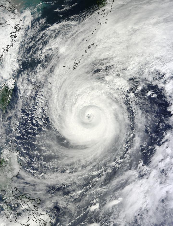 NASA gathering data on Super Typhoon Vongfong | EurekAlert!