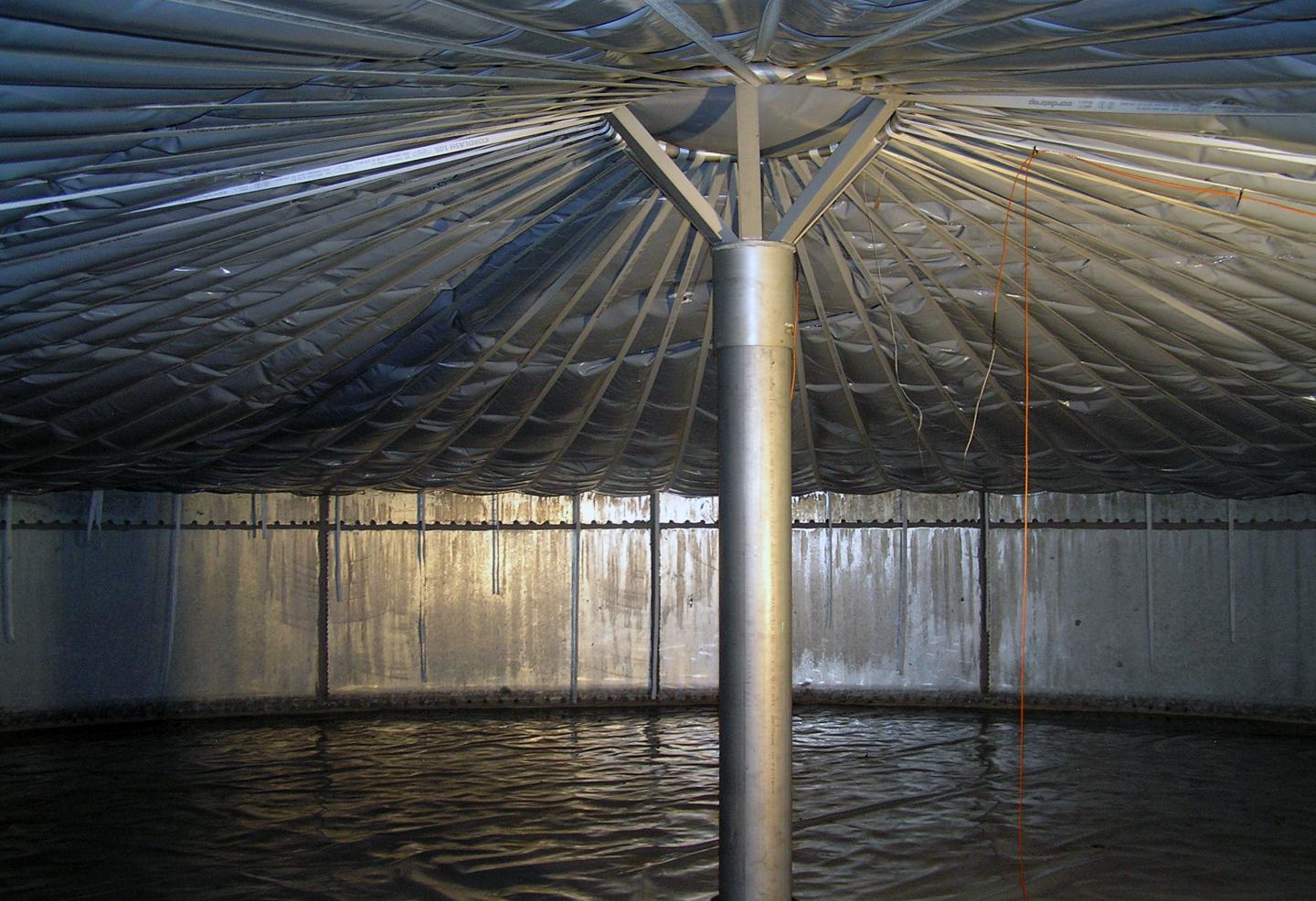 Interior of the Test Tank [IMAGE] | EurekAlert! Science News Releases