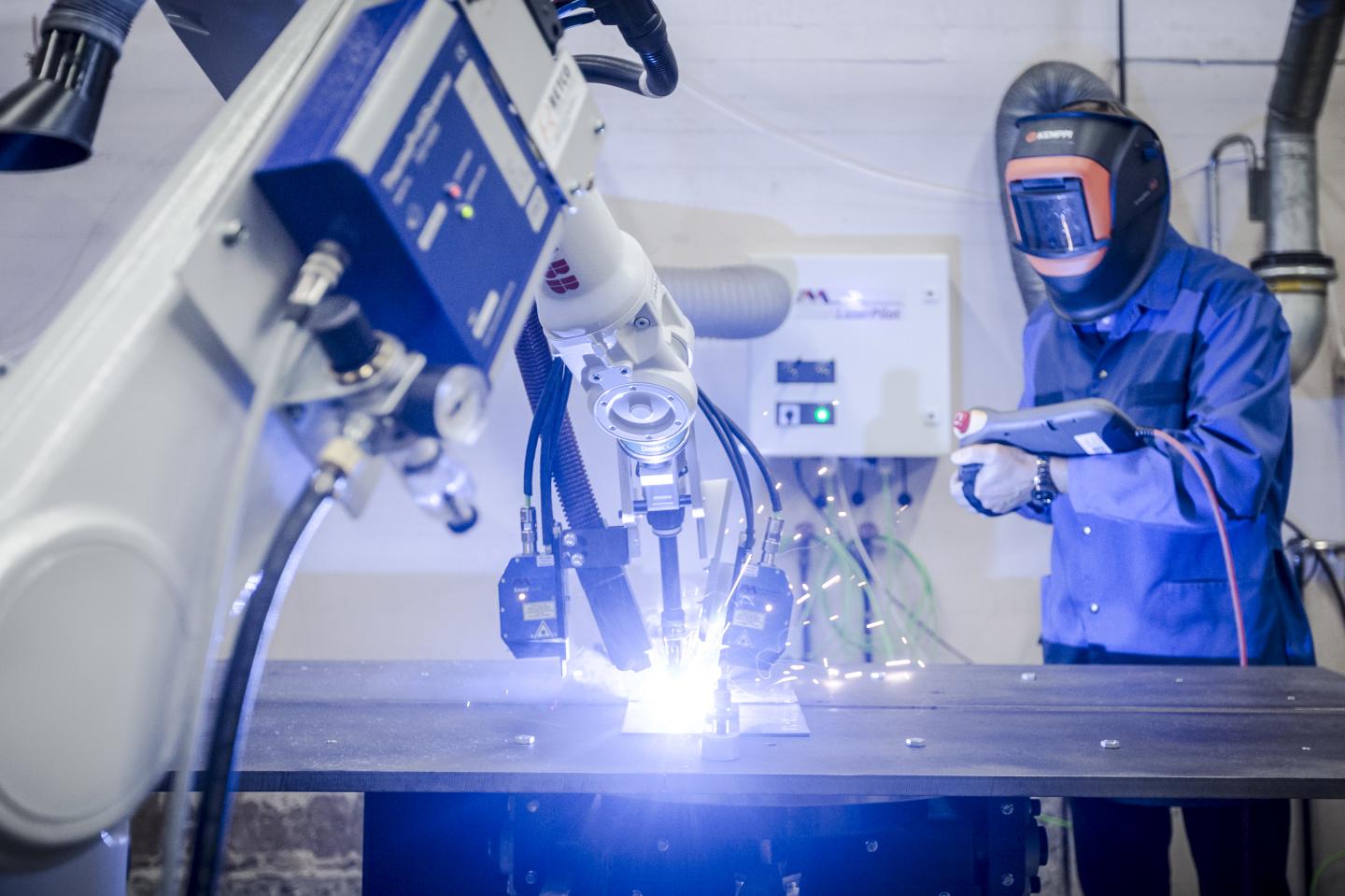 The welding system of the future is self-lear | EurekAlert!