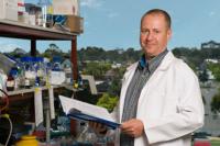 Professor Doug Hilton wins Milstein Award for | EurekAlert!