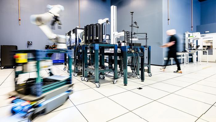 AD RPL Robot Zoom [IMAGE] | EurekAlert! Science News Releases