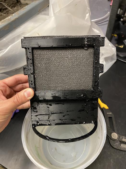 Soil-powered fuel cell [IMAGE] | EurekAlert! Science News Releases