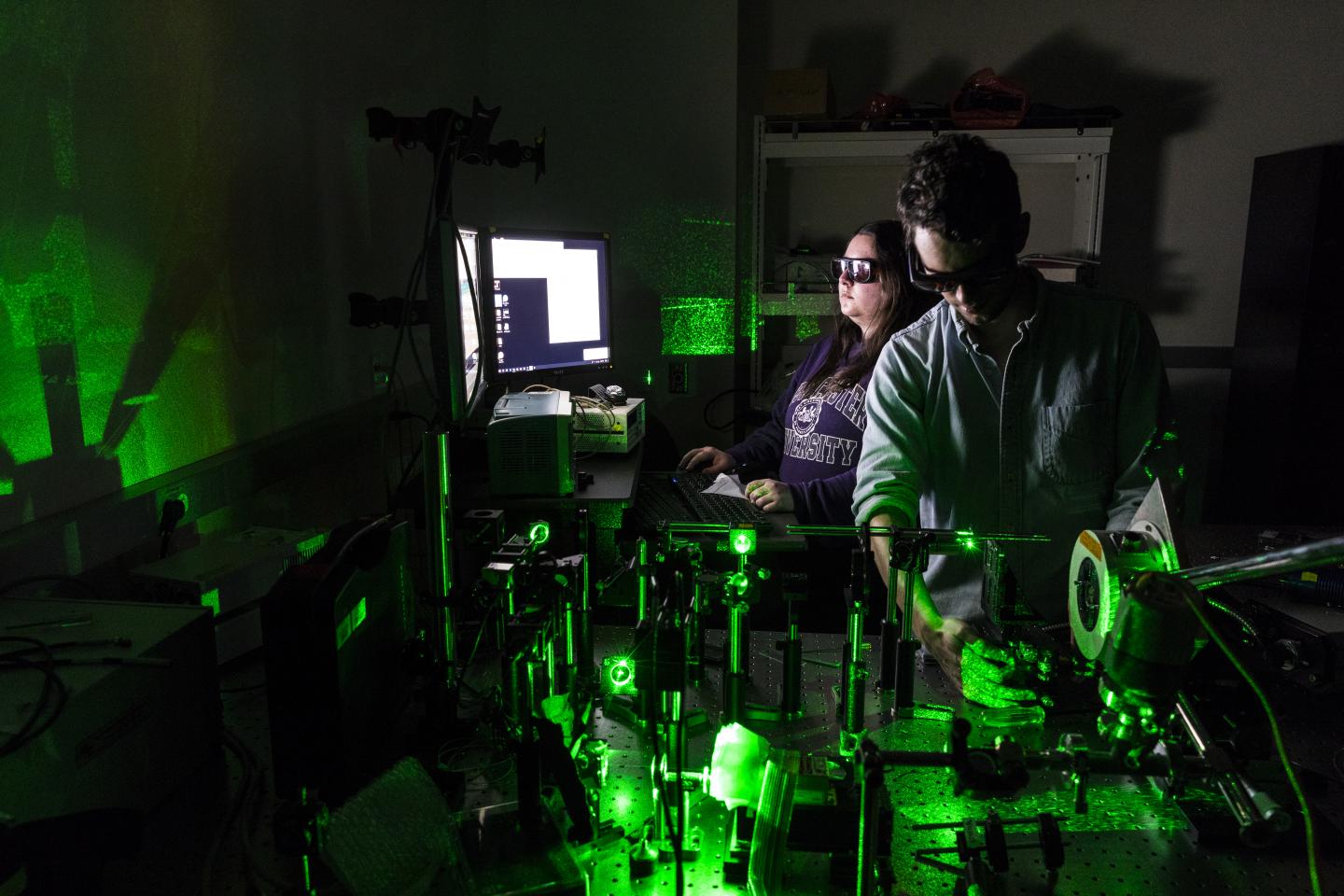 Laser Apparatus 2 [IMAGE] | EurekAlert! Science News Releases