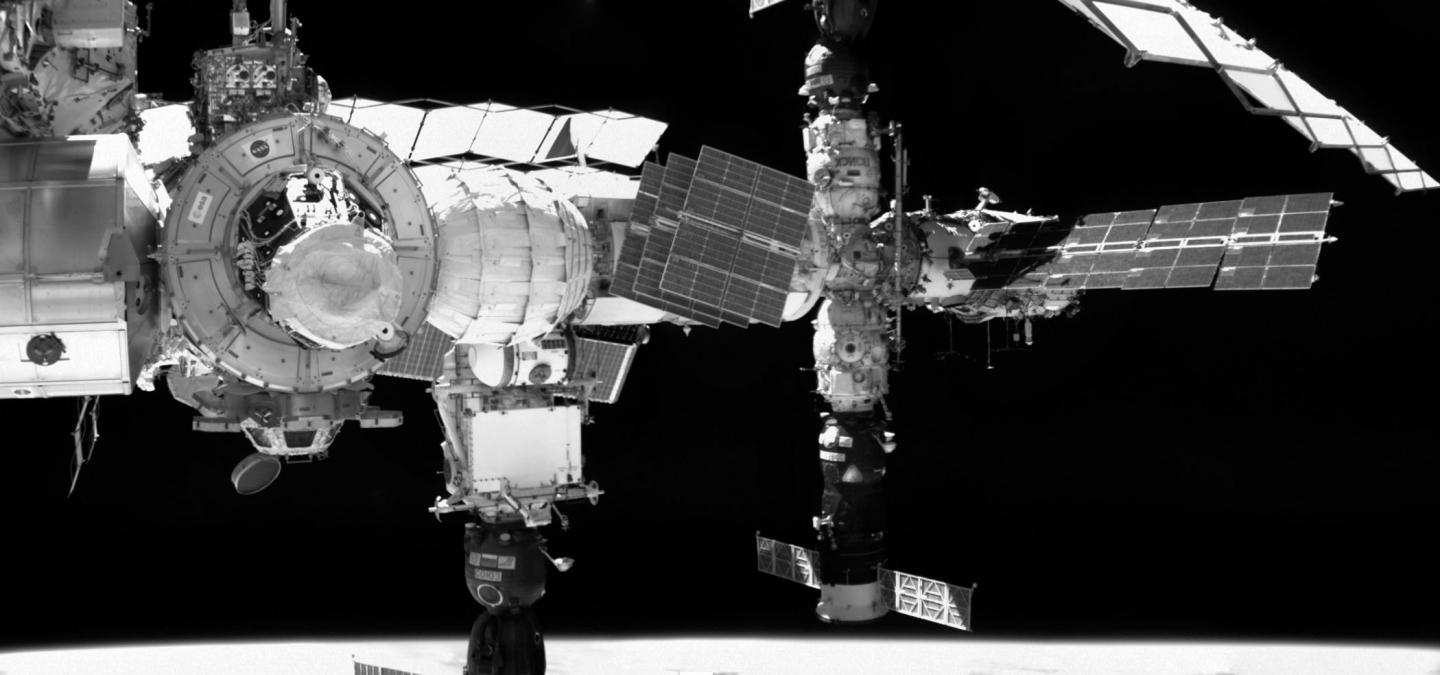 ISS Panorama Taken by Raven [IMAGE] | EurekAlert! Science News Releases