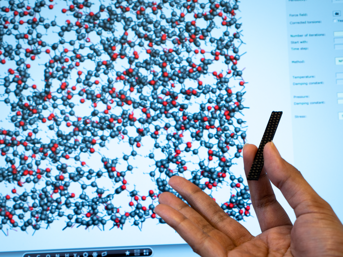 Healable carbon fiber composite offers path t | EurekAlert!