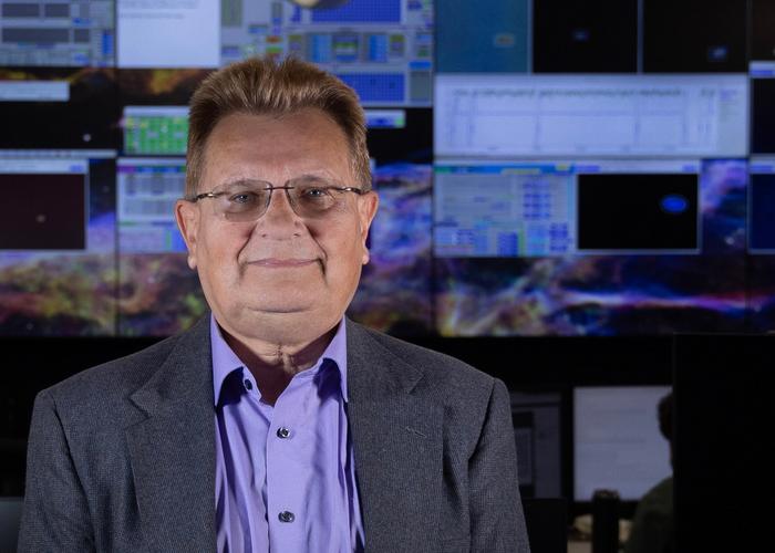 Alex Bogacz [IMAGE] | EurekAlert! Science News Releases