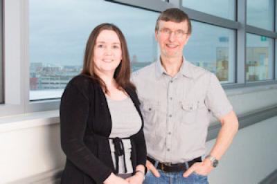 Drs Lynne and Ian Hampson, Uni [IMAGE] | EurekAlert! Science News Releases
