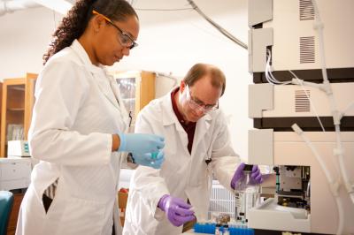 Charmion Cruickshank and Troy [IMAGE] | EurekAlert! Science News Releases