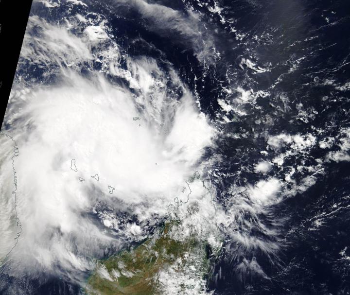 NASA examines Tropical Cyclone Kenneth in inf | EurekAlert!