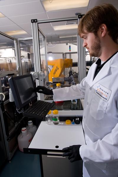 Drug Compound Screening [IMAGE] | EurekAlert! Science News Releases