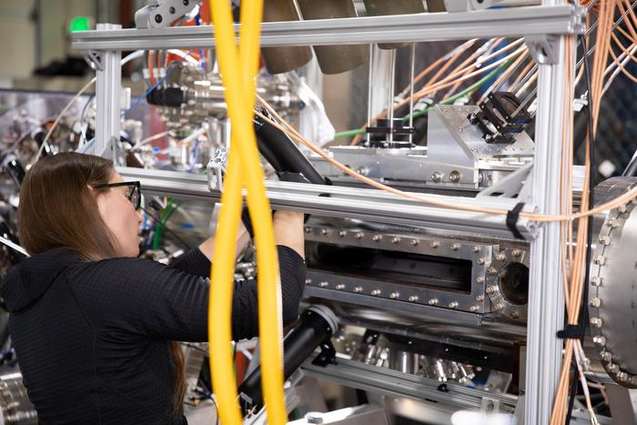 Preparing fusion diagnostics o [IMAGE] | EurekAlert! Science News Releases