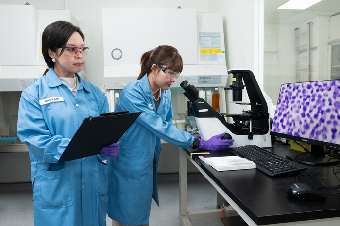 EDDC staff working on validati [IMAGE] | EurekAlert! Science News Releases