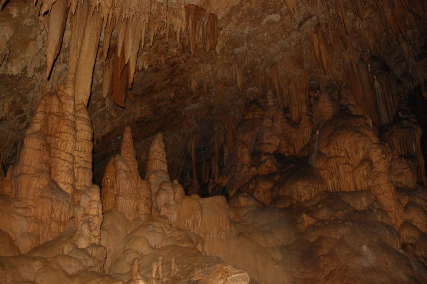 Calcium Carbonate and Stalagmi [IMAGE] | EurekAlert! Science News Releases