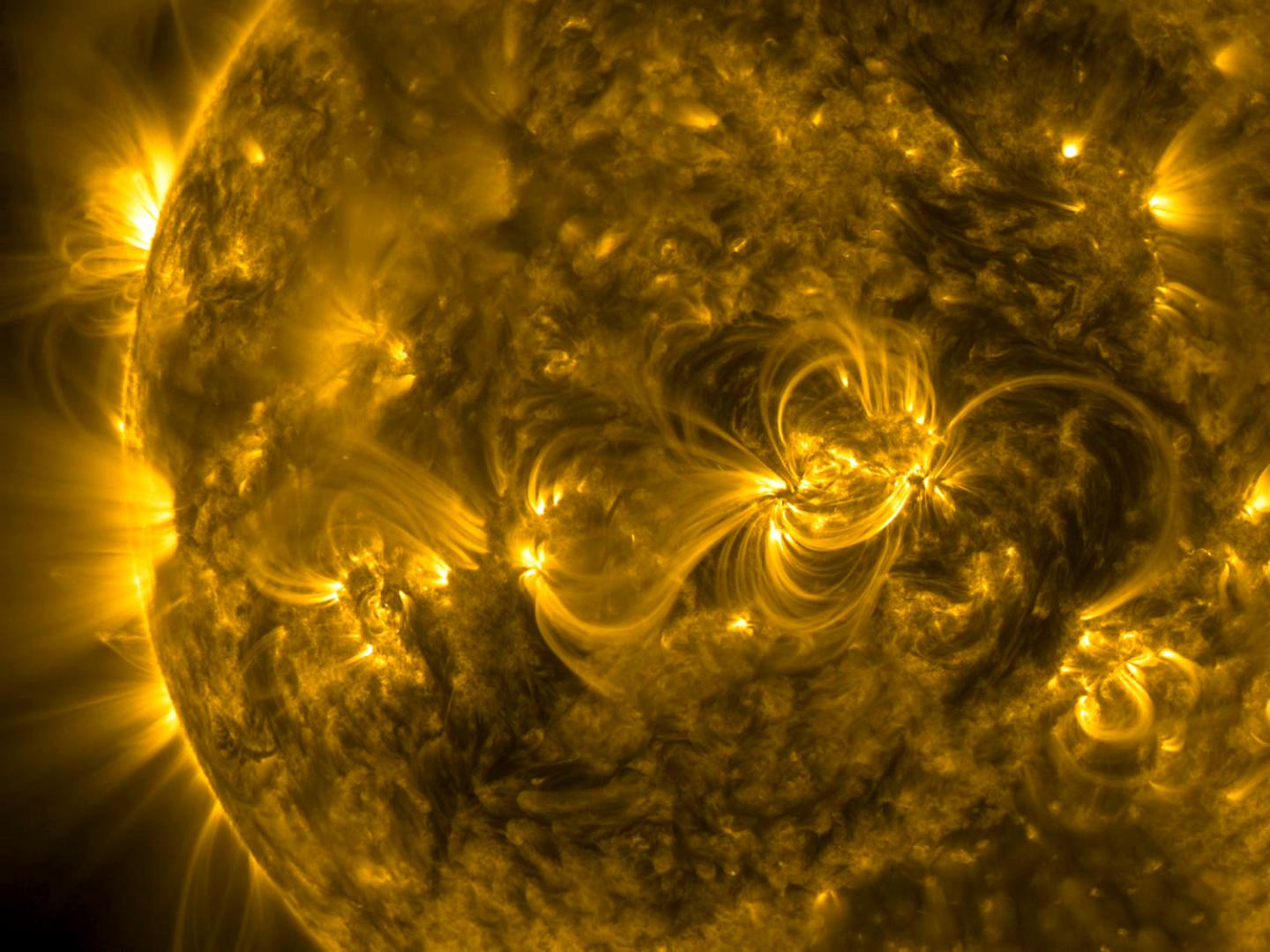 NASA's SDO Satellite Sees Magnetic Connection | EurekAlert!