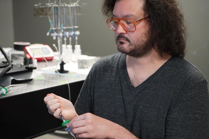 Daniel-Heller-2 [IMAGE] | EurekAlert! Science News Releases