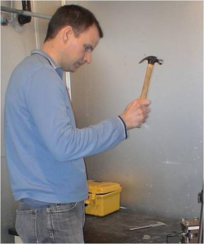 Hammering Demonstration [IMAGE] | EurekAlert! Science News Releases