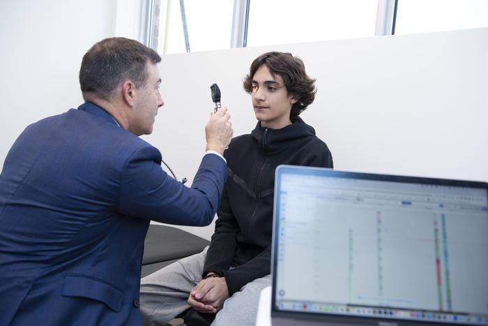 Dr. Roger Zemek with concussio [IMAGE] | EurekAlert! Science News Releases