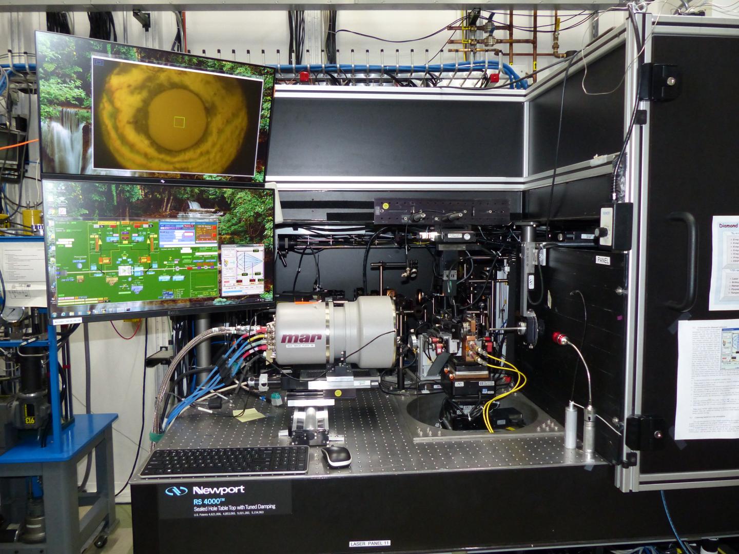 High-Pressure Diamond Anvil Ce [IMAGE] | EurekAlert! Science News Releases