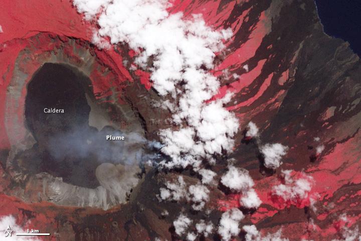 NASA Shows Eruption of Wolf Volcano Continues | EurekAlert!