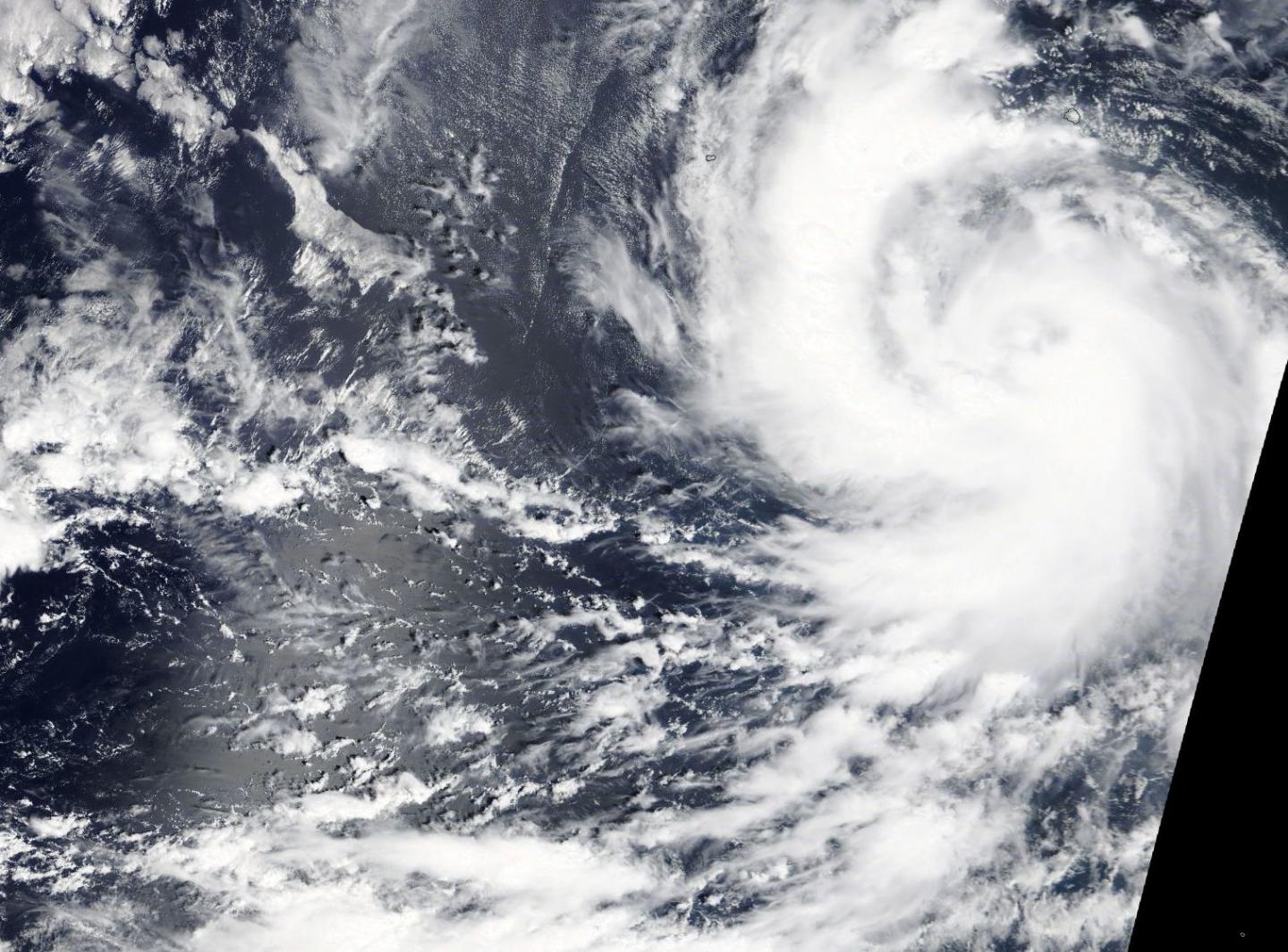 NASA's close up of Hurricane Rosa shows hint | EurekAlert!