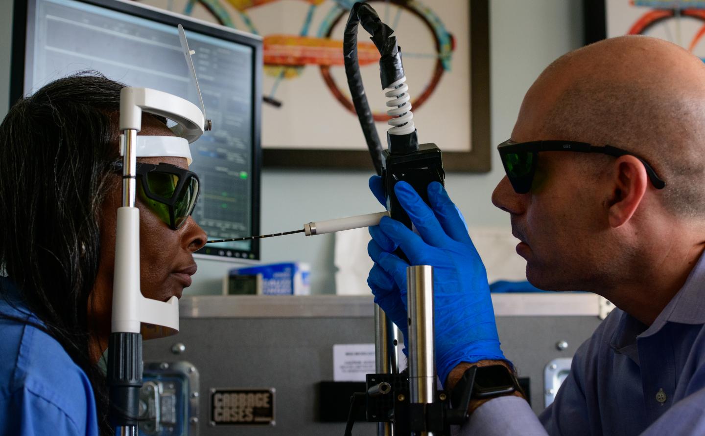 Minimally Invasive Probe Provides High-Resolu | EurekAlert!