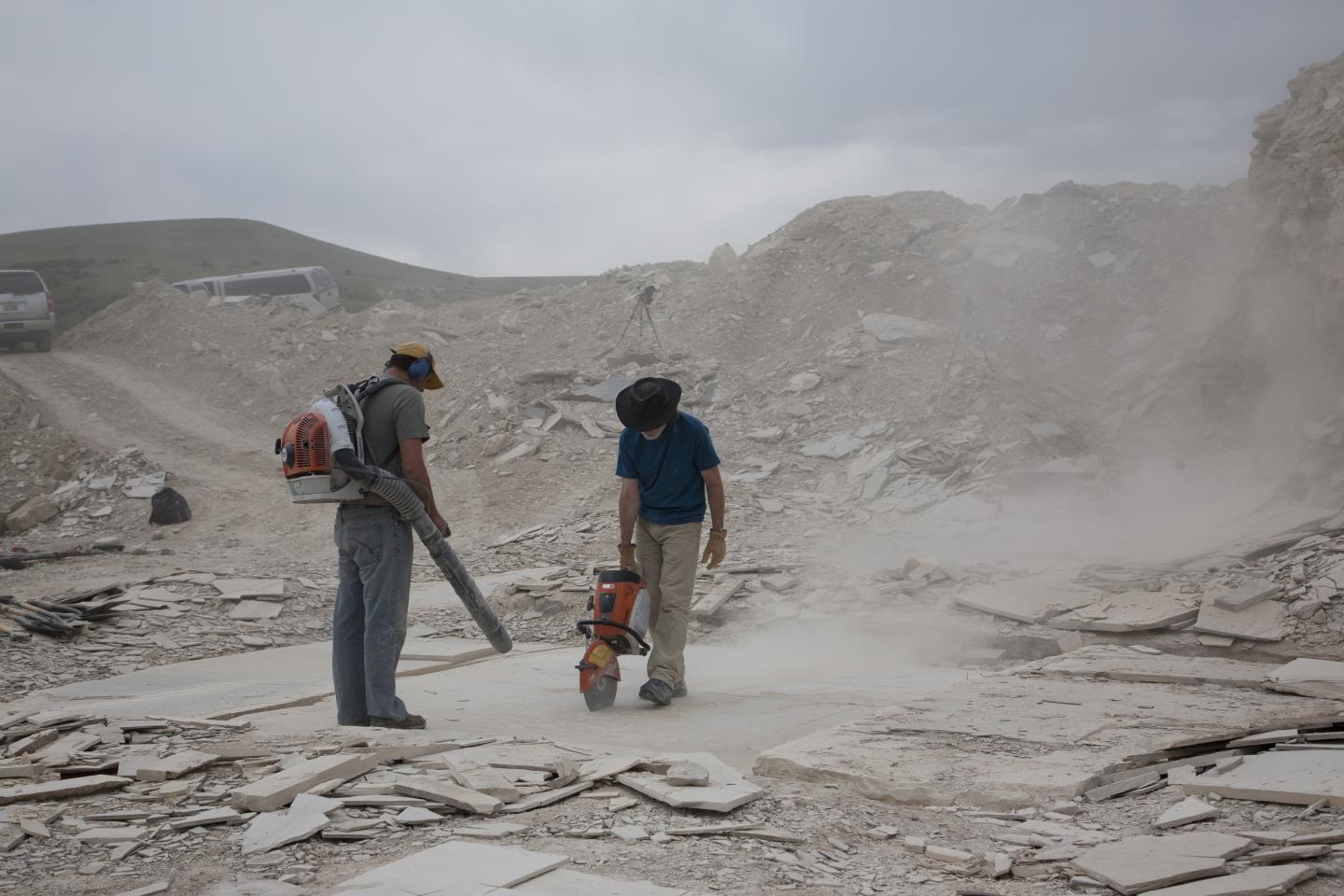 Cutting a Fossil Slab [IMAGE] | EurekAlert! Science News Releases