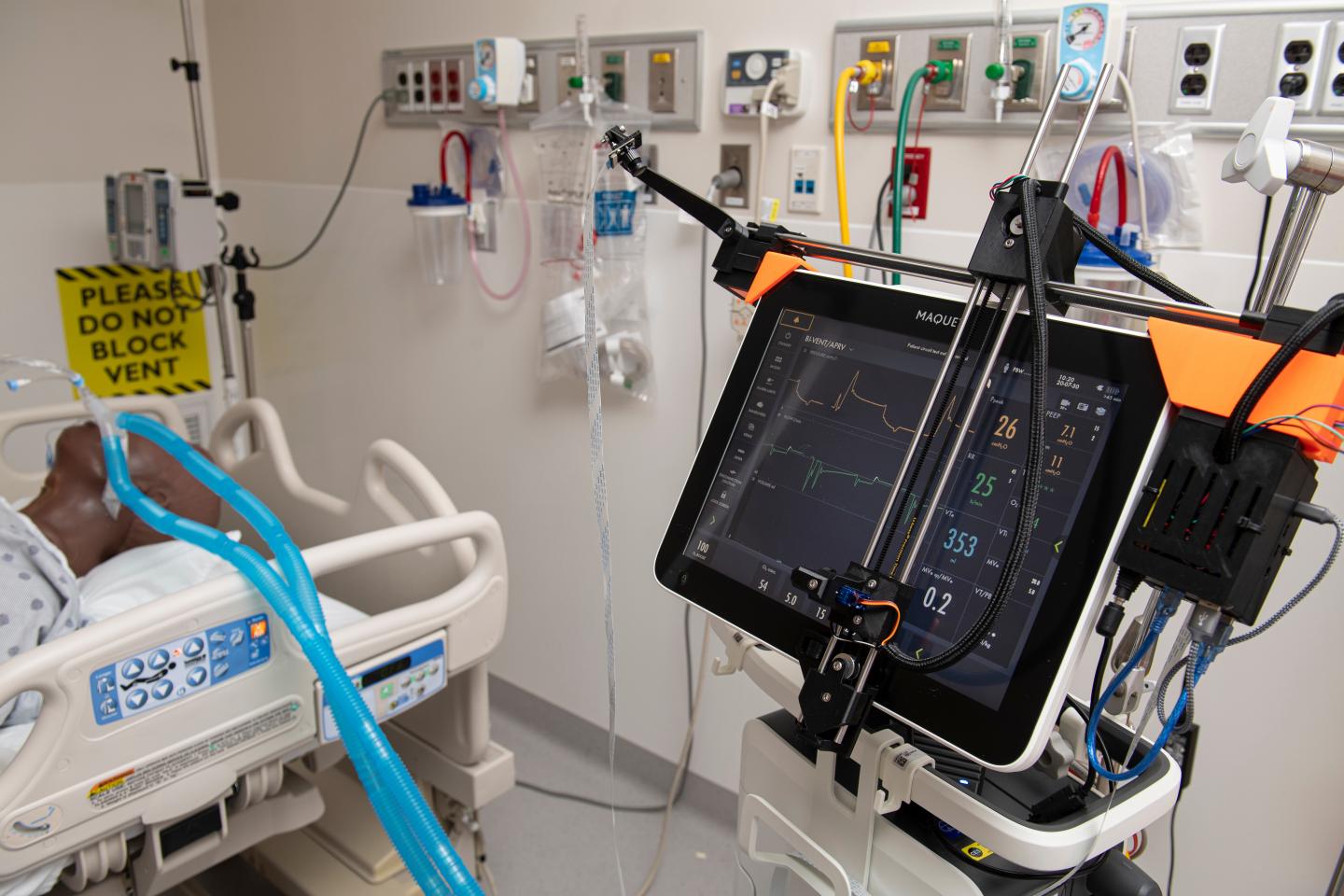 JHU robotic system remotely controls ventilat | EurekAlert!