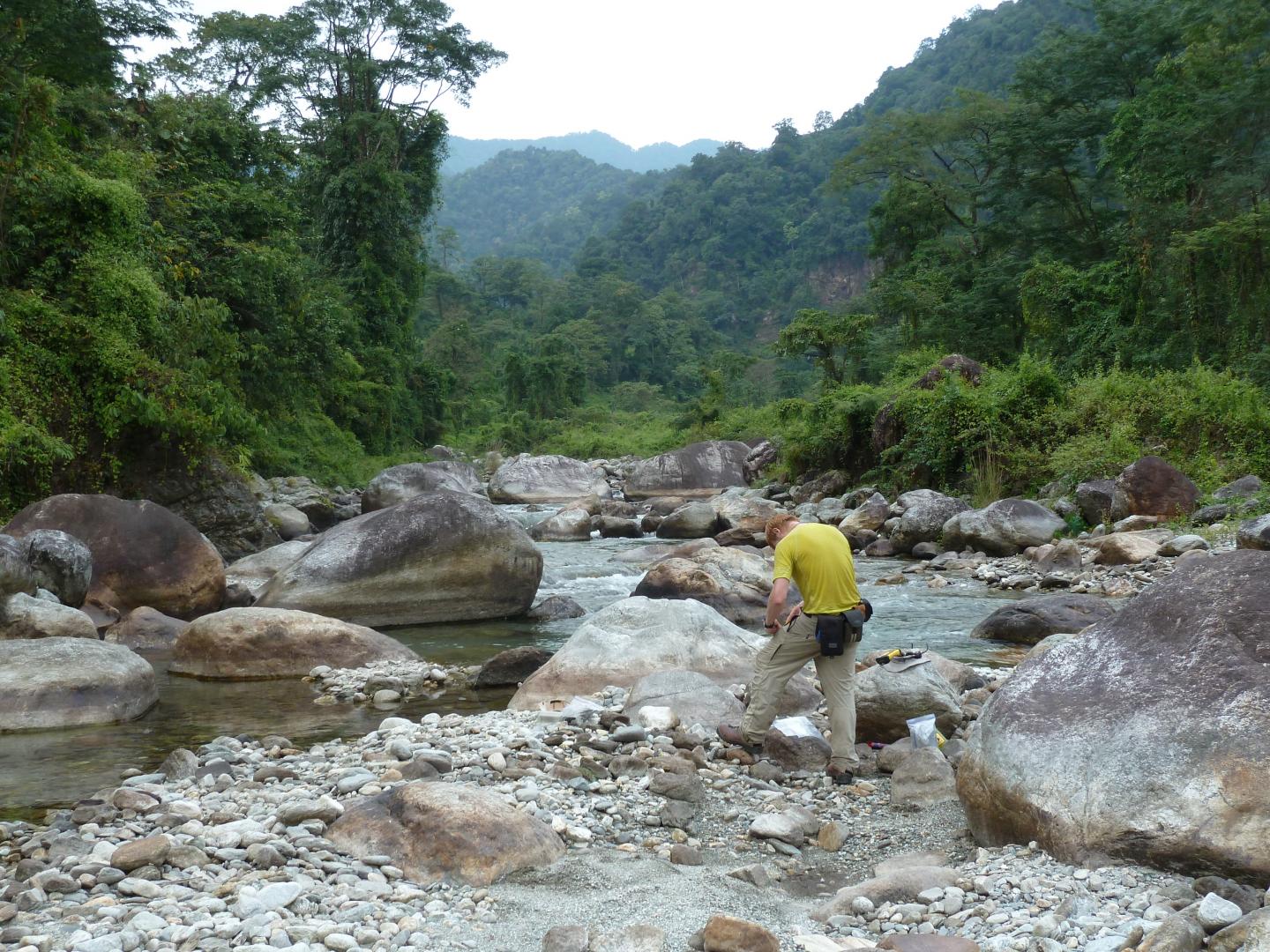 Collecting sediment [IMAGE] | EurekAlert! Science News Releases
