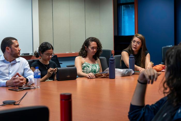 post-lecture discussion sessio [IMAGE] | EurekAlert! Science News Releases