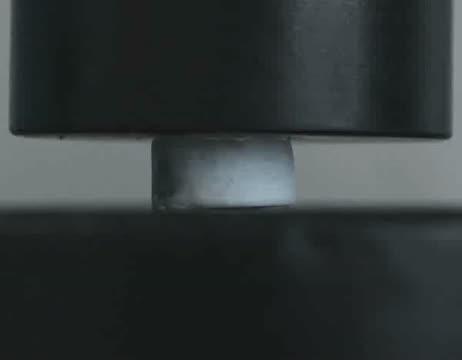 Super-light, super-insulating ceramic aerogel | EurekAlert!