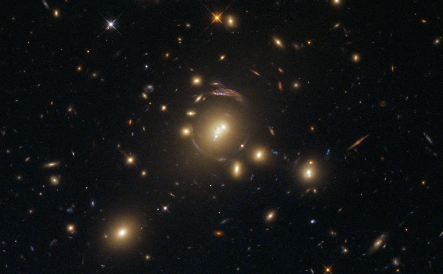 Hubble Reveals a Cosmic Distor [IMAGE] | EurekAlert! Science News Releases