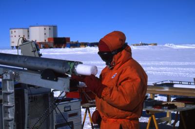 Shallow Snow Coring, Antarctic [IMAGE] | EurekAlert! Science News Releases