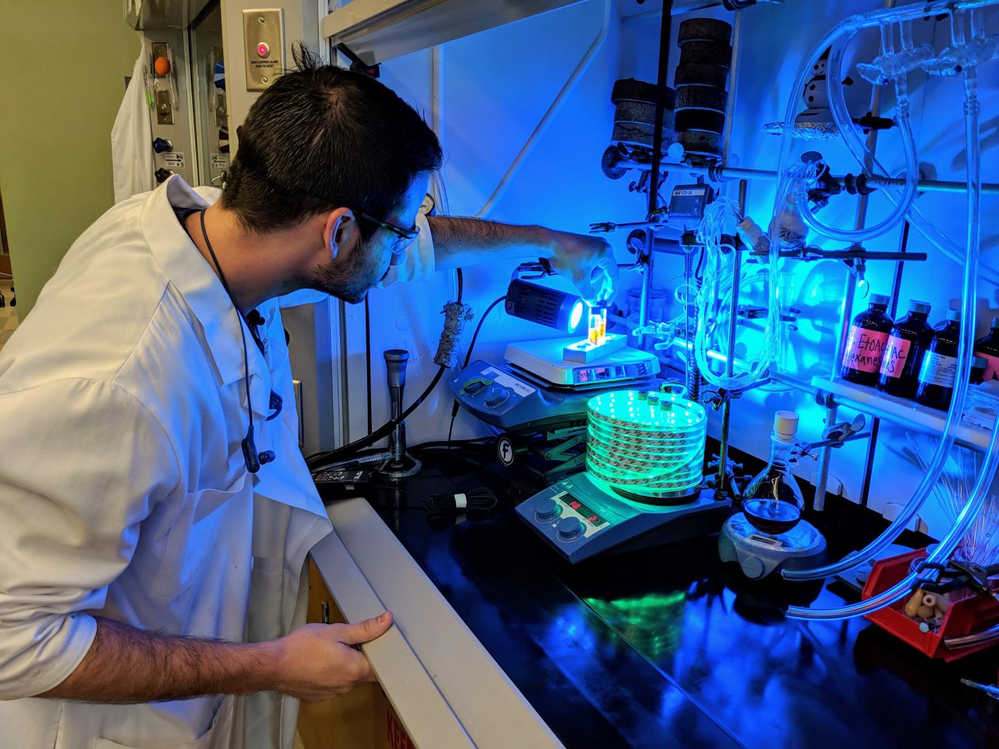 Sean Rafferty in the Lab, Ohio [IMAGE] | EurekAlert! Science News Releases