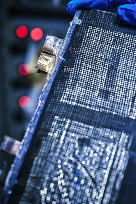 World’s strongest battery. [IMAGE] | EurekAlert! Science News Releases