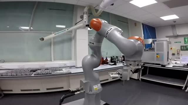 Liverpool researchers build robot scientist t | EurekAlert!