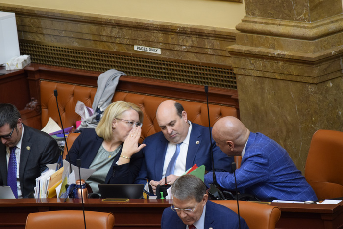 Finding friends in the Utah State Legislature | EurekAlert!