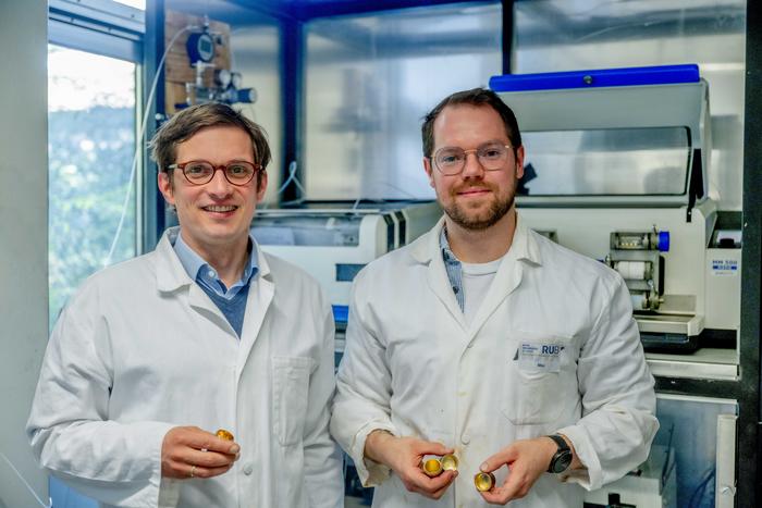 Lars Borchardt (left) and Maxi [IMAGE] | EurekAlert! Science News Releases
