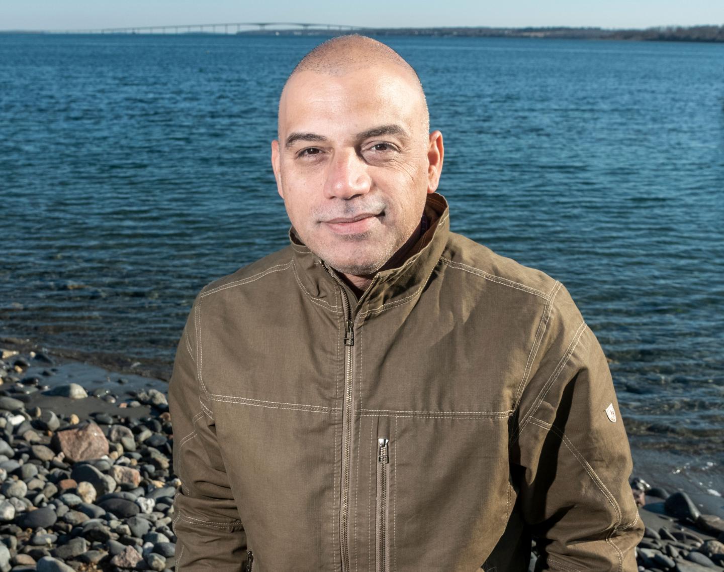 First textbook in marine renewable energy exp | EurekAlert!